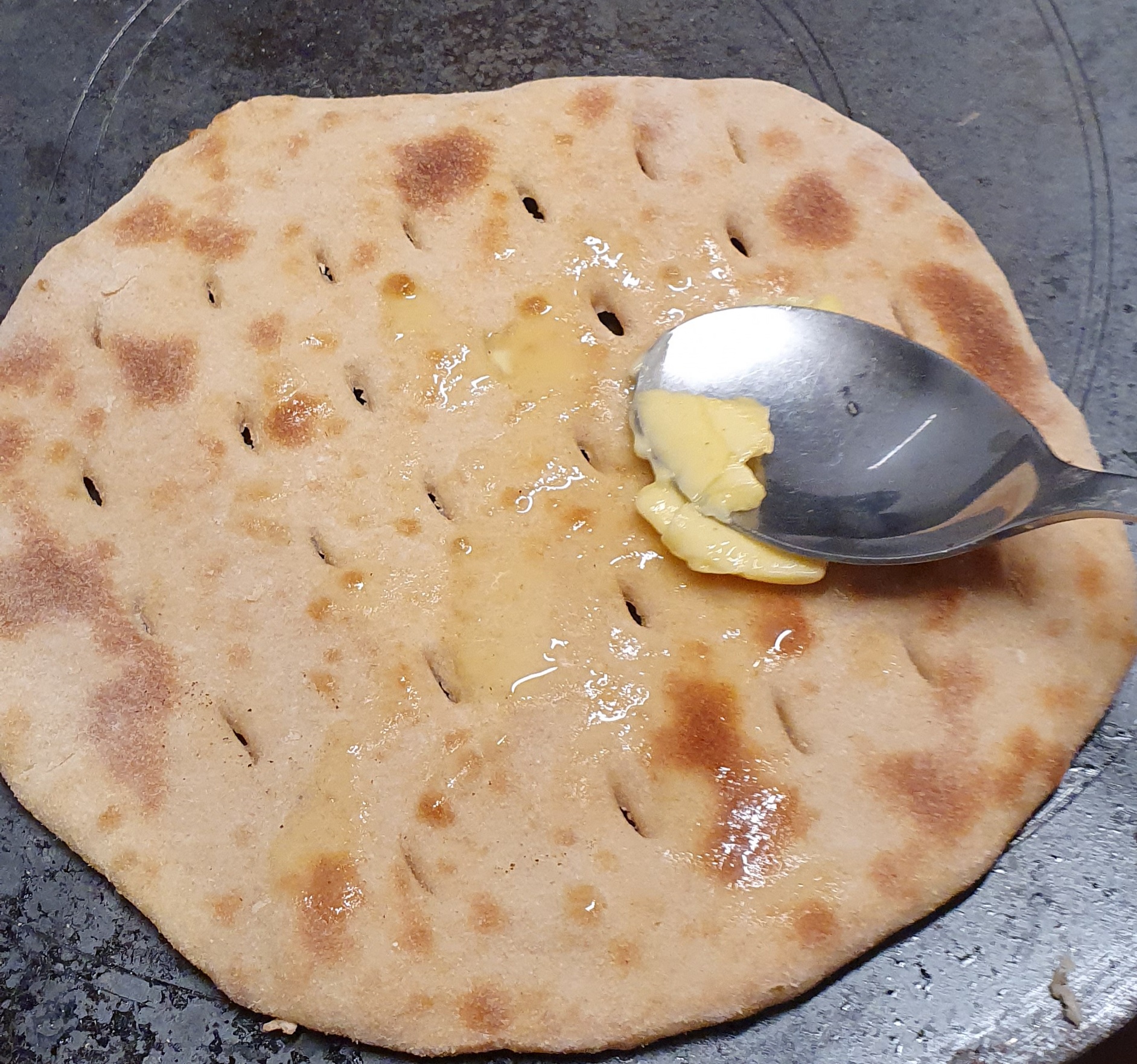 Easy Naan (Flat Bread) - Sugar Spice & More